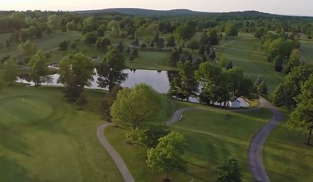 ST. DENIS GOLF CLUB & Party Center | JS English Company